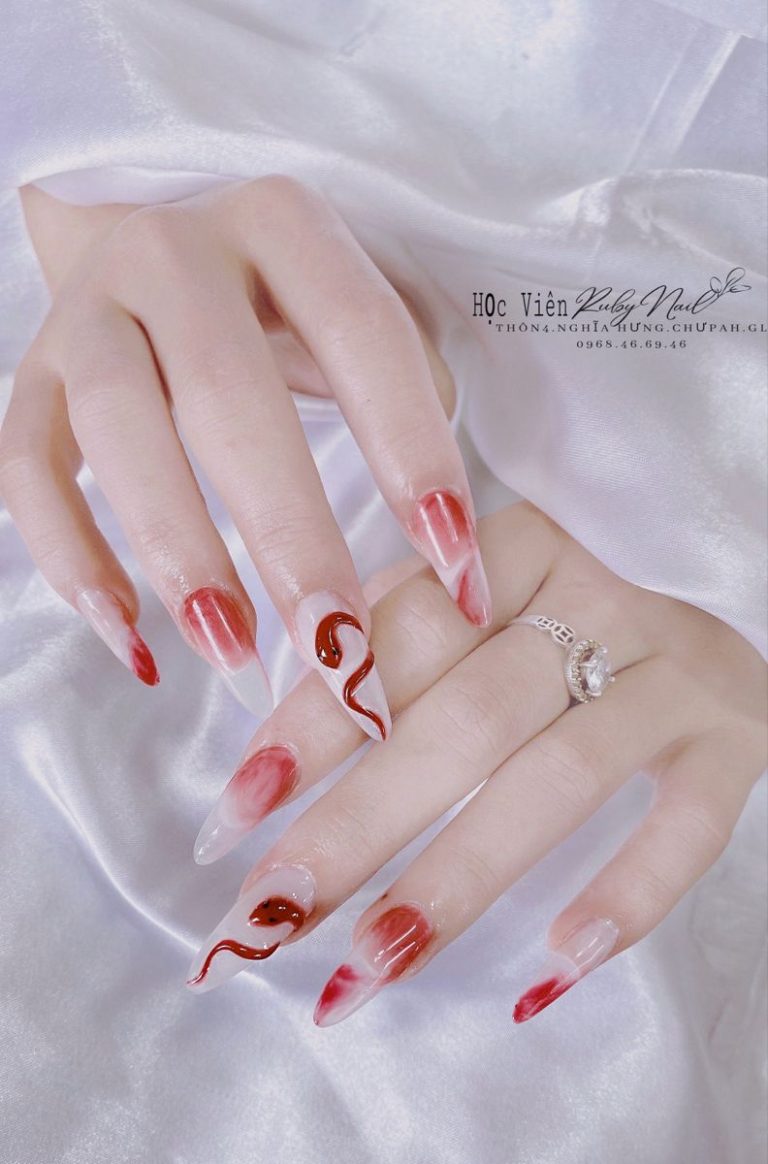 Top 50+ mẫu nail rắn đầy tạo bạo cho các cô nàng cá tính